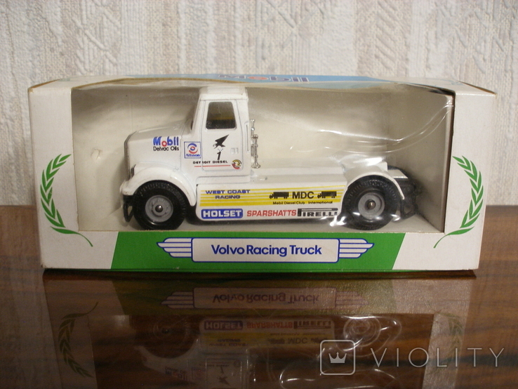 Модель Volvo Racing Truck (Corgi mobil performance car collection ...