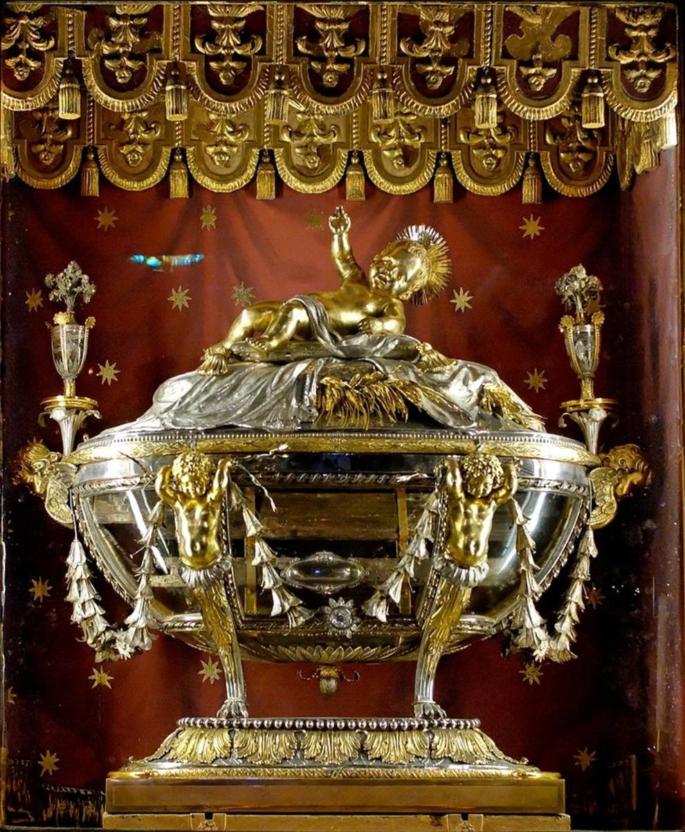In the Roman basilica of Santa Maria Maggiore are the manger of Christ